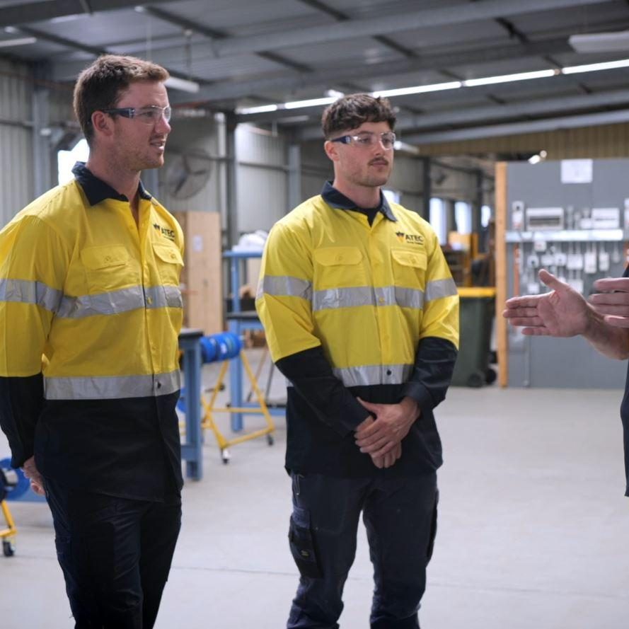 Certificate III Electrotechnology Electrician Apprenticeship UEE30820